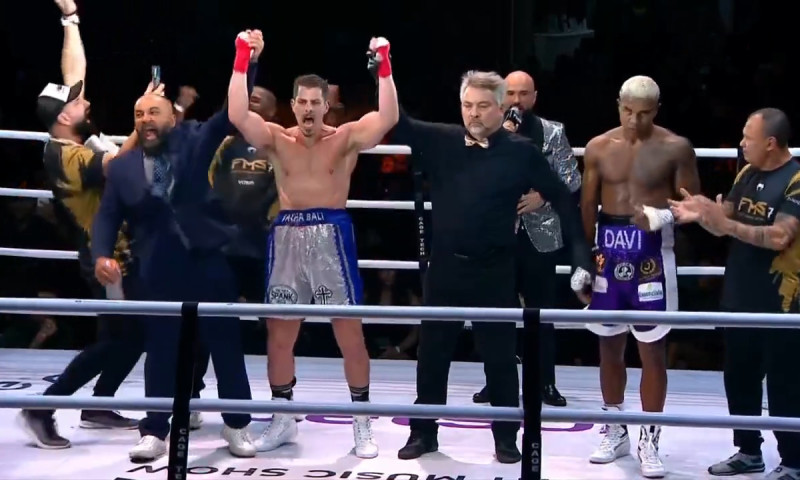 Sacha Bali vence Davi Brito em luta dos campeões de reality - Elite News