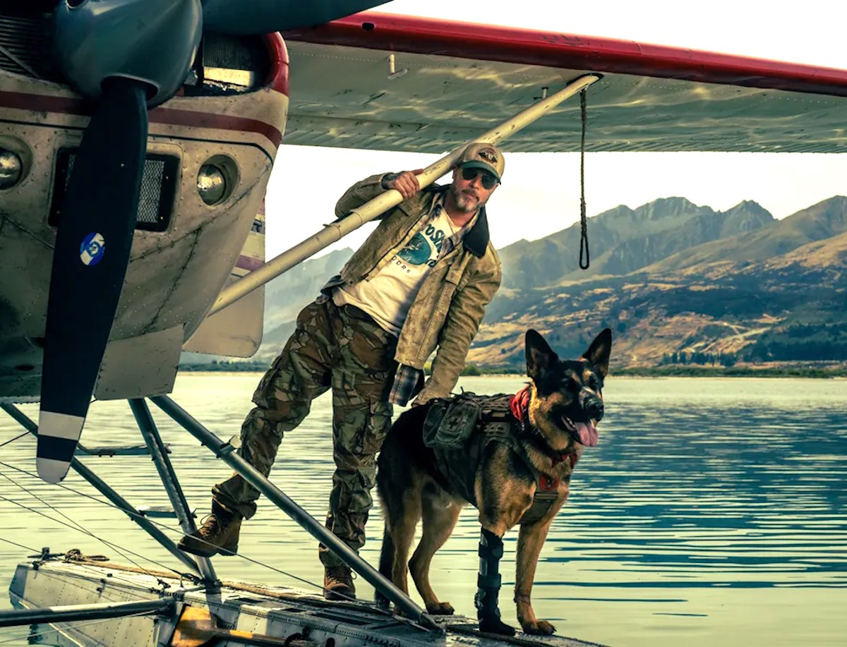 Brad Pitt enfrenta lobos e a natureza no trailer de “Coração Selvagem”